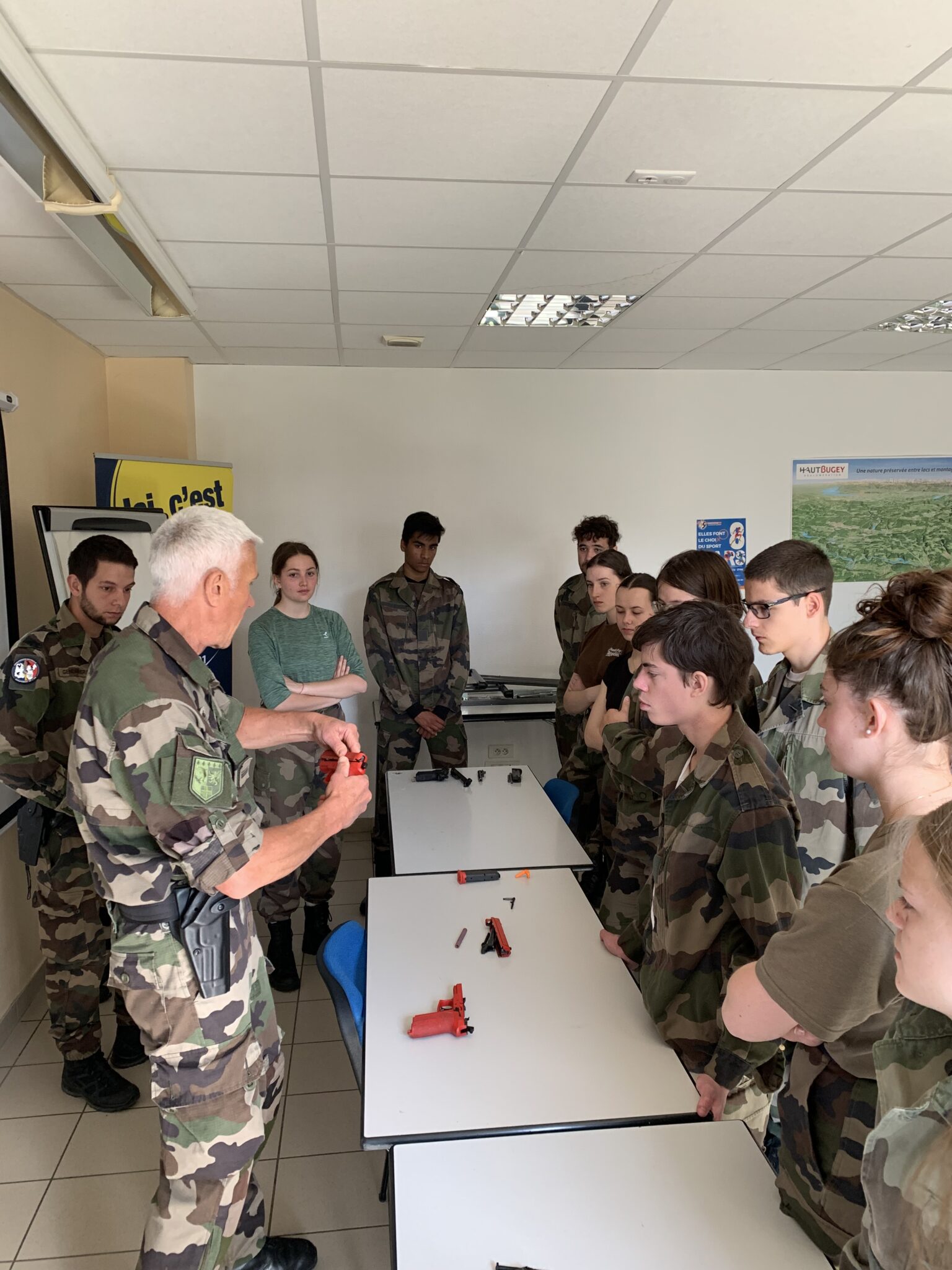 Promotion 2021/2022 "ROUSSET Roger" - Cadets de la gendarmerie de l'Ain